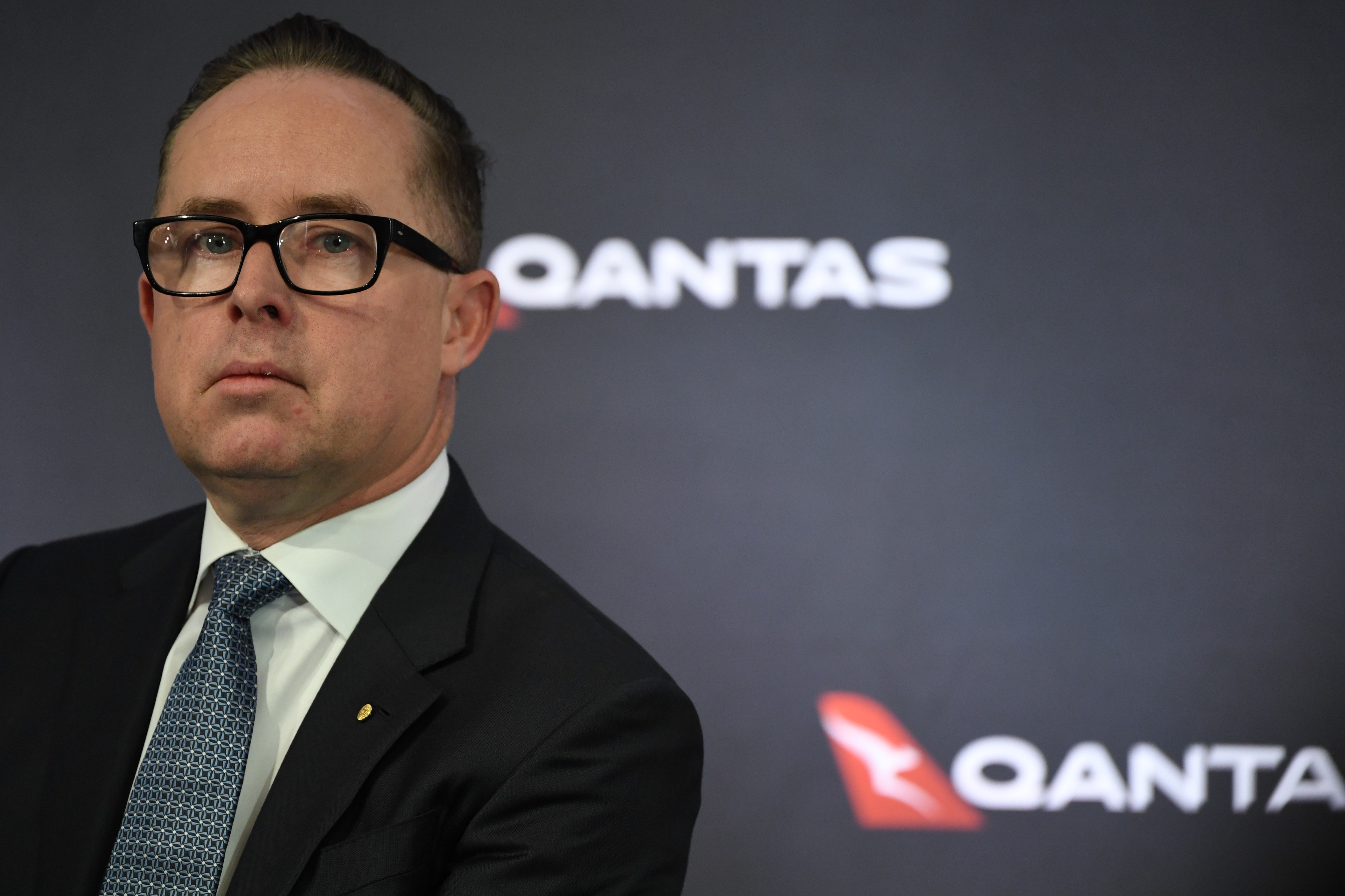 Qantas CEO Alan Joyce steps down as his replacement is revealed