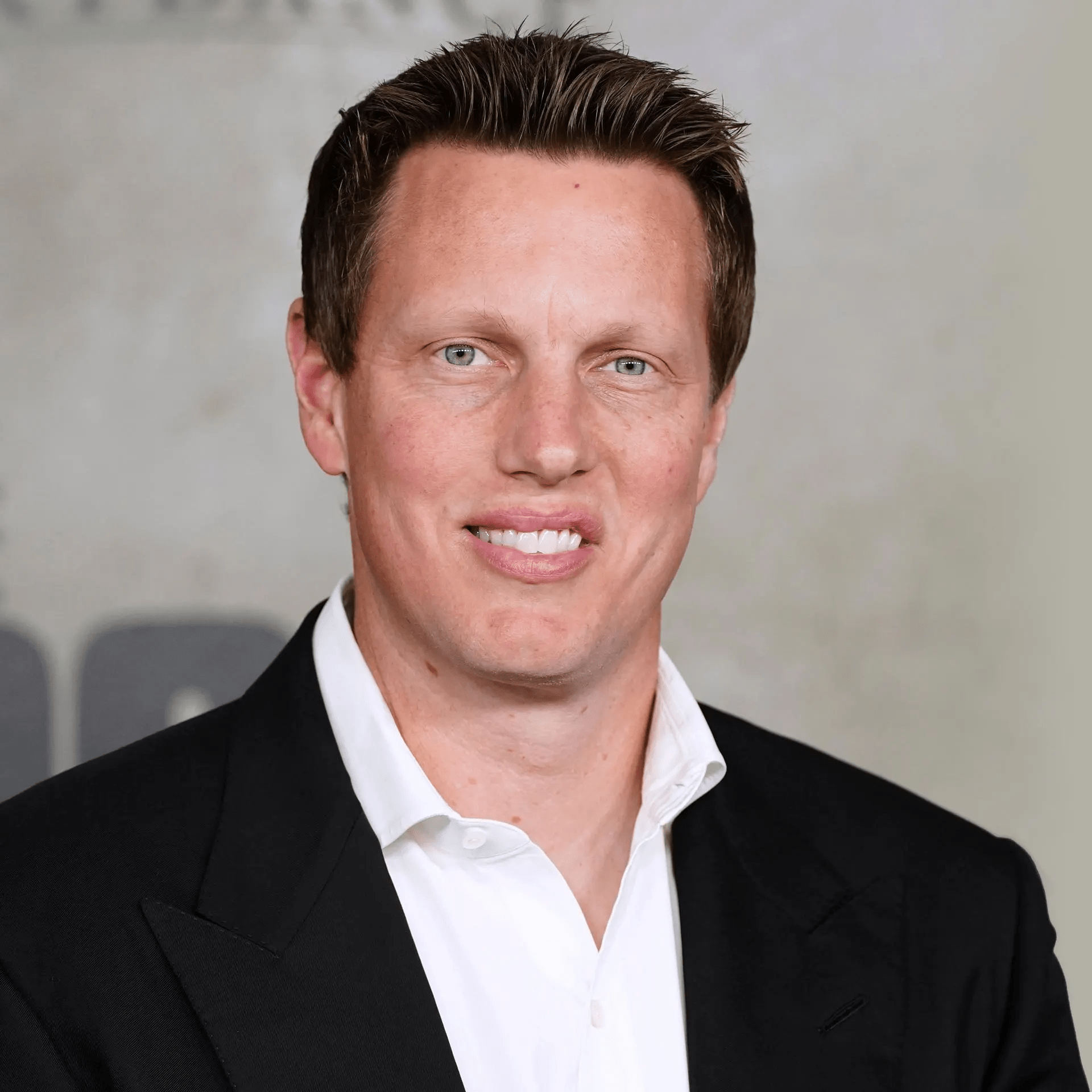 How Larry Ellison and his son pulled off $8 billion Paramount deal