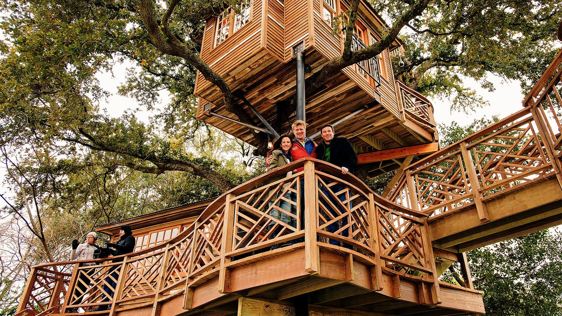 Inside a billionaire’s $400,000 treehouse